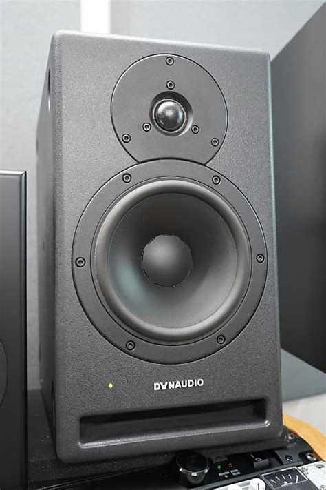 Dynaudio Core 7 Pair Reverb