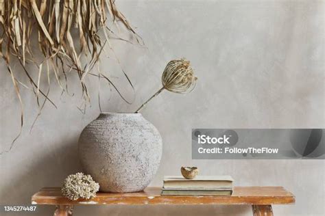 Komposisi Bergaya Interior Ruang Tamu Dengan Ruang Fotokopi Bangku