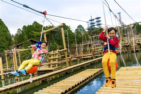 【全国】人気のアスレチックがある公園8選！子どもと遊べる人気スポットを紹介 Premium Outlets Times