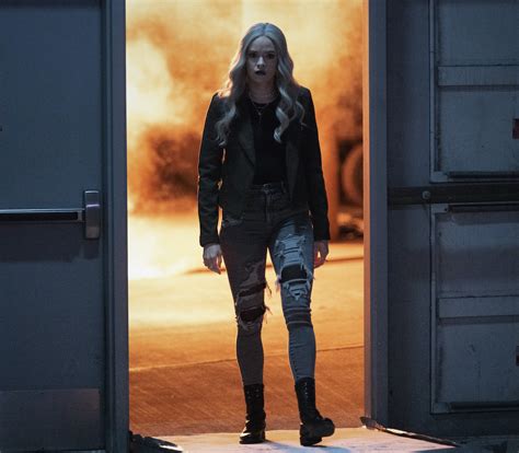‘the Flash Danielle Panabaker Hints At A Chilling Fate For Frost
