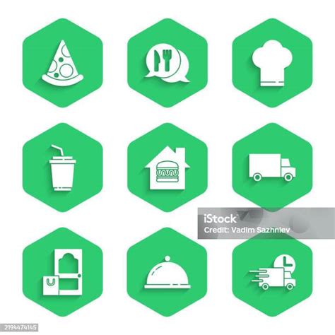 온라인 주문 및 배송 설정 음식 트레이로 덮여 있음 자동차로 빠르게 종이 유리 물 요리사 모자 및 슬라이스 피자 아이콘 벡터 가리기에 대한 스톡 벡터 아트 및 기타 이미지