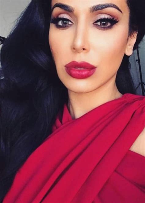 Huda Kattan Height Weight Age Body Statistics Healthy Celeb
