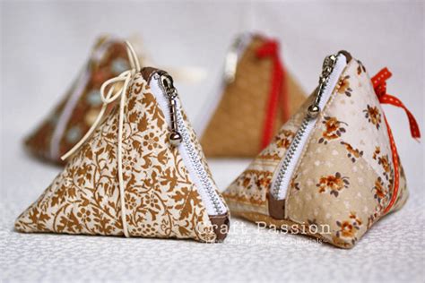 Freebies For Crafters Triangle Coin Purse With Zipper