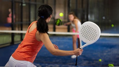 Panduan Lengkap Olahraga Padel, Mulai dari Teknik Dasar Hingga Strategi Bermain - Ayo.co.id