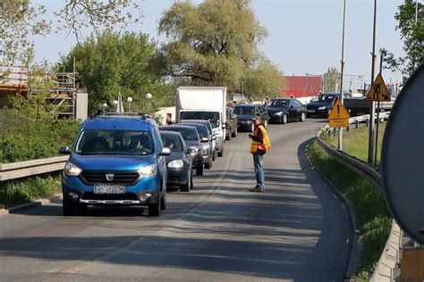 Poważne utrudnienia w ruchu na DK 61