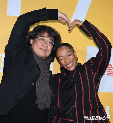 미키 17로 5년만 컴백 봉준호…기존 Sf·인간복제와 다르다는 확신 엑s 현장 [종합]