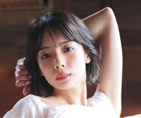 岡田紗佳「大三元ボディー」が炸裂！写真集『牌×牌3』高宮まりとgカップ麻雀プロの夢の競艶第3弾：中日スポーツ・東京中日スポーツ