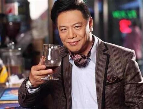如花扮演者李健仁中风 右半边瘫痪、失语 正在逐步康复中中国网