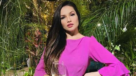 Bbb21 Juliette Surge De Biquíni E Mostra Corpão Na Piscina