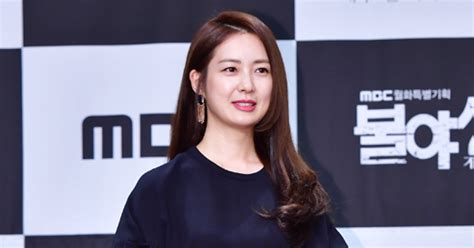 포토엔 이요원 잘록한 허리라인 강조한 패션불야성