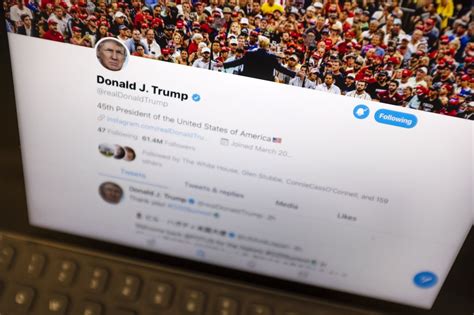 Politicians Tweets Could Get Slapped With Warning Labels