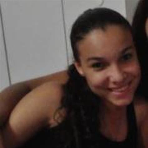 Stream Juliana Mello 9 Music Listen To Songs Albums Playlists For