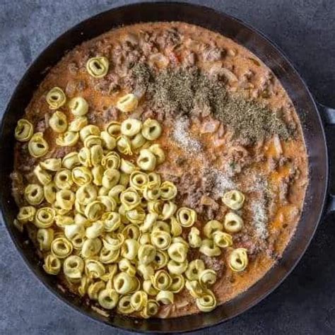 Creamy Spinach Tomato Tortellini Recipe Momsdish