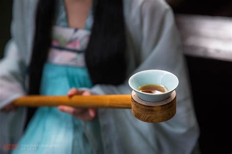 酒娘乌篷船绍兴黄酒这种喝法酒量再好也得醉你敢喝吗 凤凰网