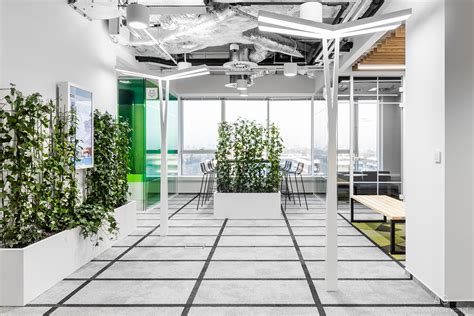 MediaCom :: Behance
