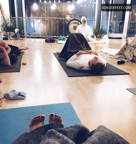 Katie Cockrell Feet Aznudefeet