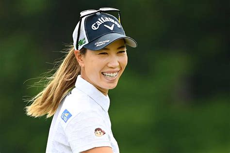 上田桃子が入籍シャツで結婚報告 盟友・宮里藍さんも「最高のtシャツ！」と反応 The Answer