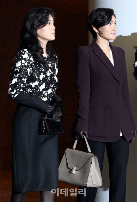 포토 아버지 취임 기념식 참석하는 이부진 이서현