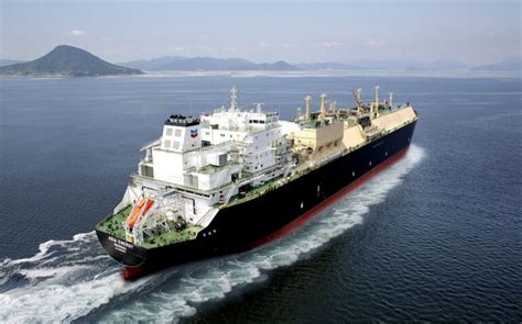 Ccs Presents New Lng Powered Chuanjiang Standard Bulk Carrier