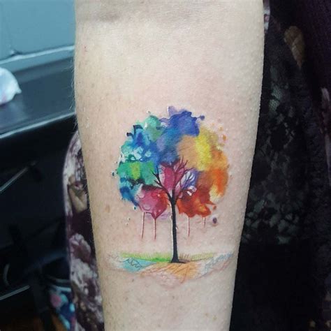 Watercolor Tree Tattoo On Arm Tatuaje De árbol En El Brazo Tatuajes De Acuarela Tatuaje Arbol