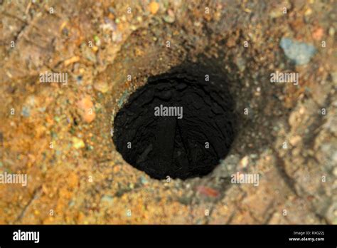 Scavare Un Buco Profondo Immagini E Fotografie Stock Ad Alta