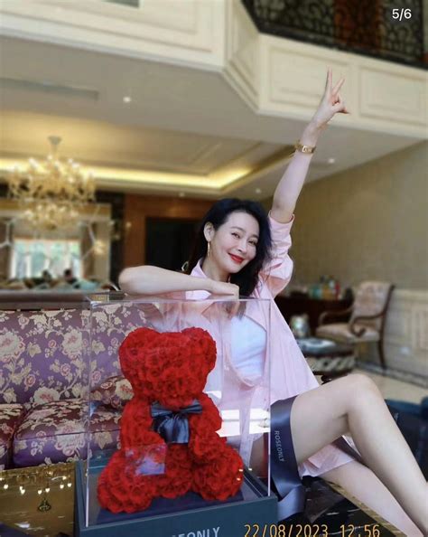 Yu Ming Received Nearly 40 000 Extra Flowers To Show His Love The Shining White Chopstick Legs