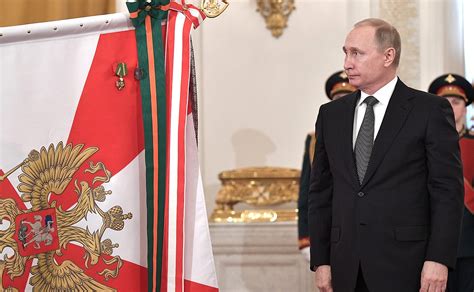 Владимир Путин вручил госнаграды в День защитника Отечества — Викиновости