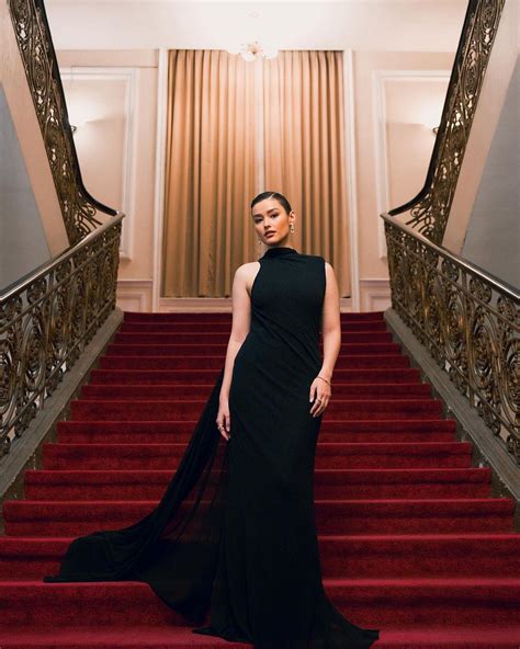 Liza Soberano Scrolller