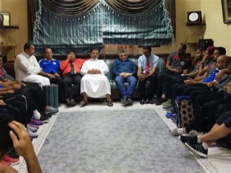 رئيس الاتحاد اليمني لكرة القدم الشيخ احمد العيسي يستقبل بعثة منتخبنا