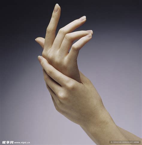 受护理的手摄影图 日常生活 人物图库 摄影图库 昵图网nipic
