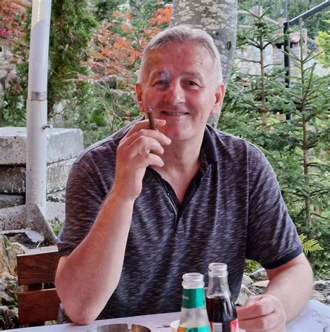 Демократи Од името на ДЕМОКРАТИ и од лично име на македонскиот народ