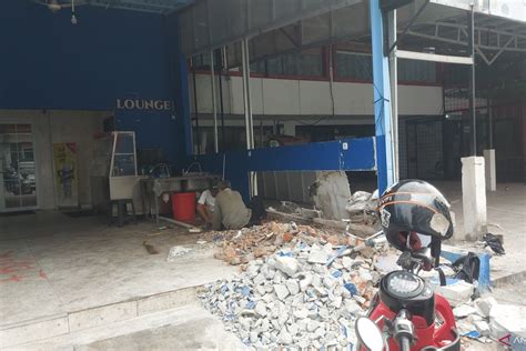 Ini Alasan Ruko Di Pluit Tutup Saluran Air ANTARA News