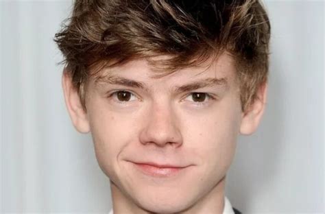 La Estrella De Love Actually Thomas Brodie Sangster Se Ha Casado