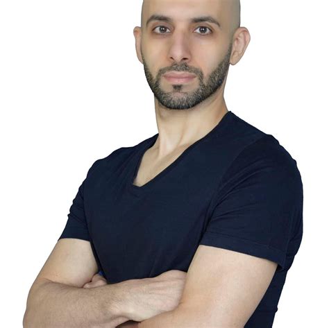 لفيتامين B 12 كوبالامين دور أساسي في تكوين خلايا الدم الحمراء وأيض