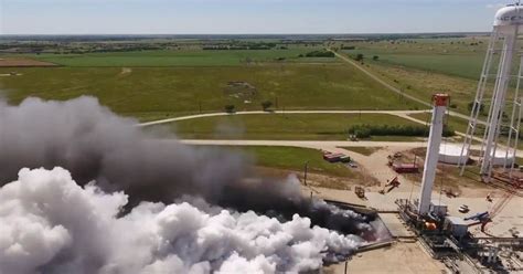 Spacex Static Fires Falcon Heavy Core For 1st Time Video Space