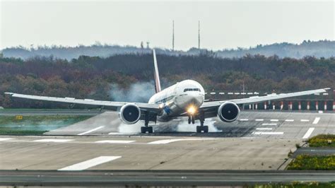 Crosswind Landing Boeing 777 Boeing 747 787 And More Part 2 Youtube
