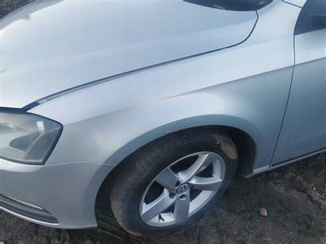 Błotnik Przedni Lewy Przód Passat B LA W Srebrny Błotnik Przedni Lewy Przód VW Passat B LA W