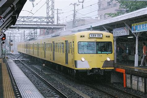 西武鉄道 多摩川線 多磨駅撮り 旧101系 ホーロー行先案内番 金属製ラッチ