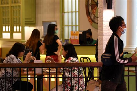 Daftar Lengkap Kabupaten Kota Di Luar Jawa Bali Terapkan PPKM Level 2 Kumparan
