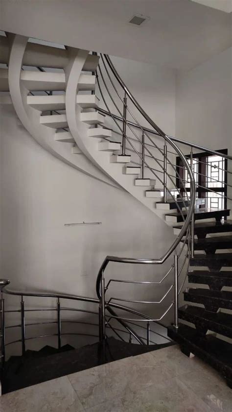 Bar Silver Spiral Stainless Steel Railing Staircase For Residential At