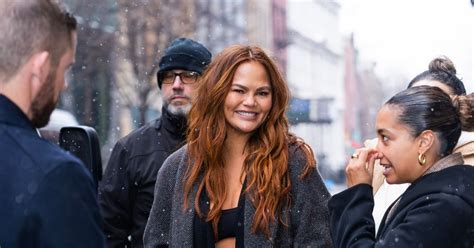 Chrissy Teigen Zeigt Sich Nackt Mit Baby Esti BUNTE De