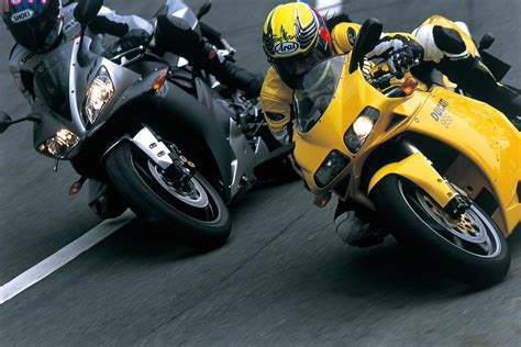 ヤマハ 代目YZF R 年YZF R の歴代モデルを振り返る その PW webオートバイ