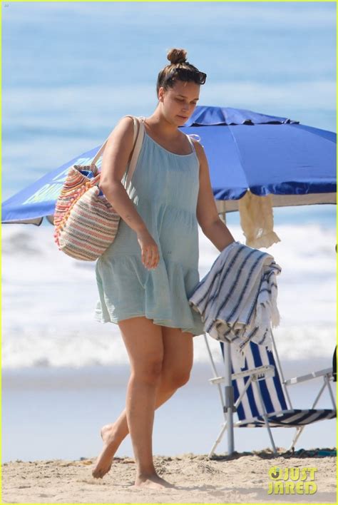 Photo Robin Thicke Shirtless Soaks Up The Sun At The Beach Malibu 66