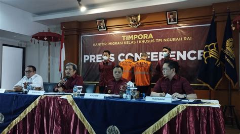 Di Negaranya Warga Khawatir Invasi Rusia Bule Ukraina Ini Malah Buka