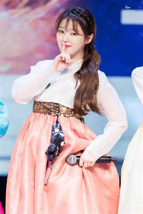 한복을 자주 입는 여자 아이돌 인스티즈 Instiz 이슈 카테고리