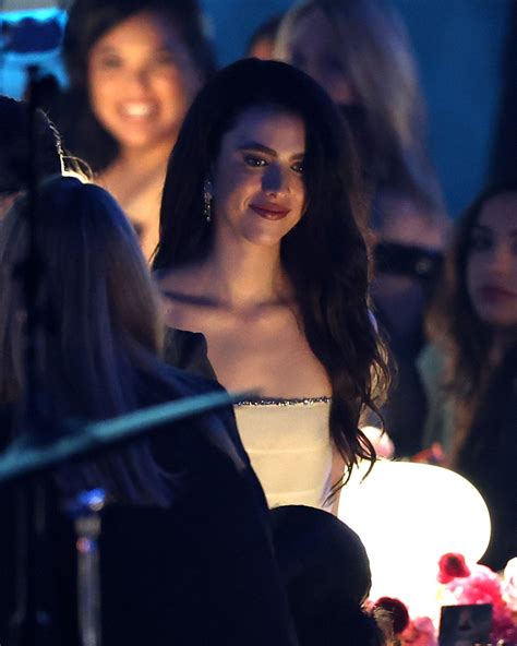 그래미에 참석한 마가렛 퀄리 영화tv 에펨코리아