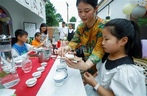 江苏泗洪：学茶艺 品茶香 人民图片网