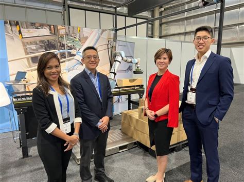 Universal Robots On Linkedin Universalrobots Cobots Mme Modernmanufacturing Universalrobots…