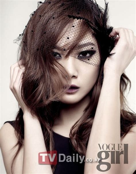 섬뜩해지는 윤승아 패션잡지 화보 연예 포토 토크 네모판