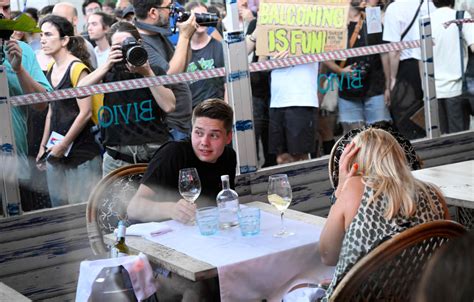 Barcelona Residents Protest Against Mass Tourism Et Travelworld News